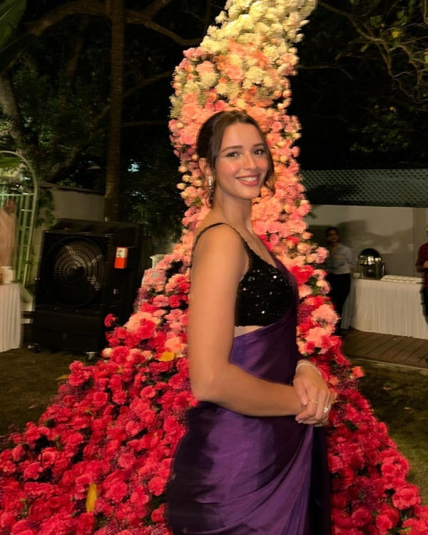 Animal Sensation Tripti Dimri Sizzles in Purple Saree, Fans Declare Her ...