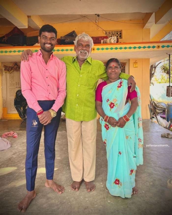 Bigg Boss Telugu Season 7 Winner Pallavi Prashanth Family And Unseen ...