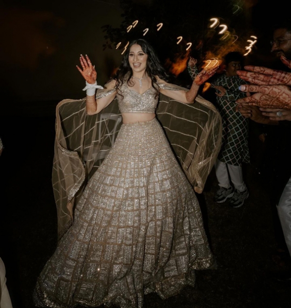 Dil Dosti Dance Fame Vrushika Mehta Drops Unseen Glittery Sangeet Night Photos