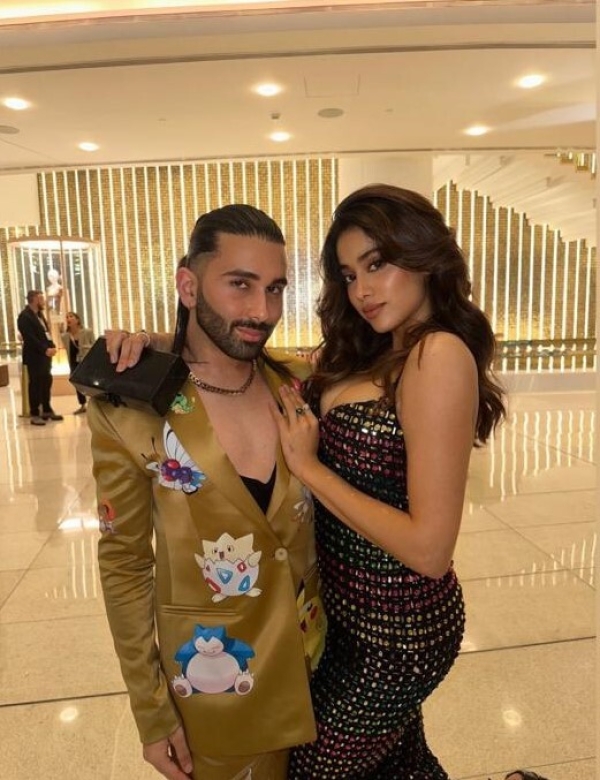 Orry Ditches His Hand On the Chest Pose, Check Out His Quirky Clicks ...