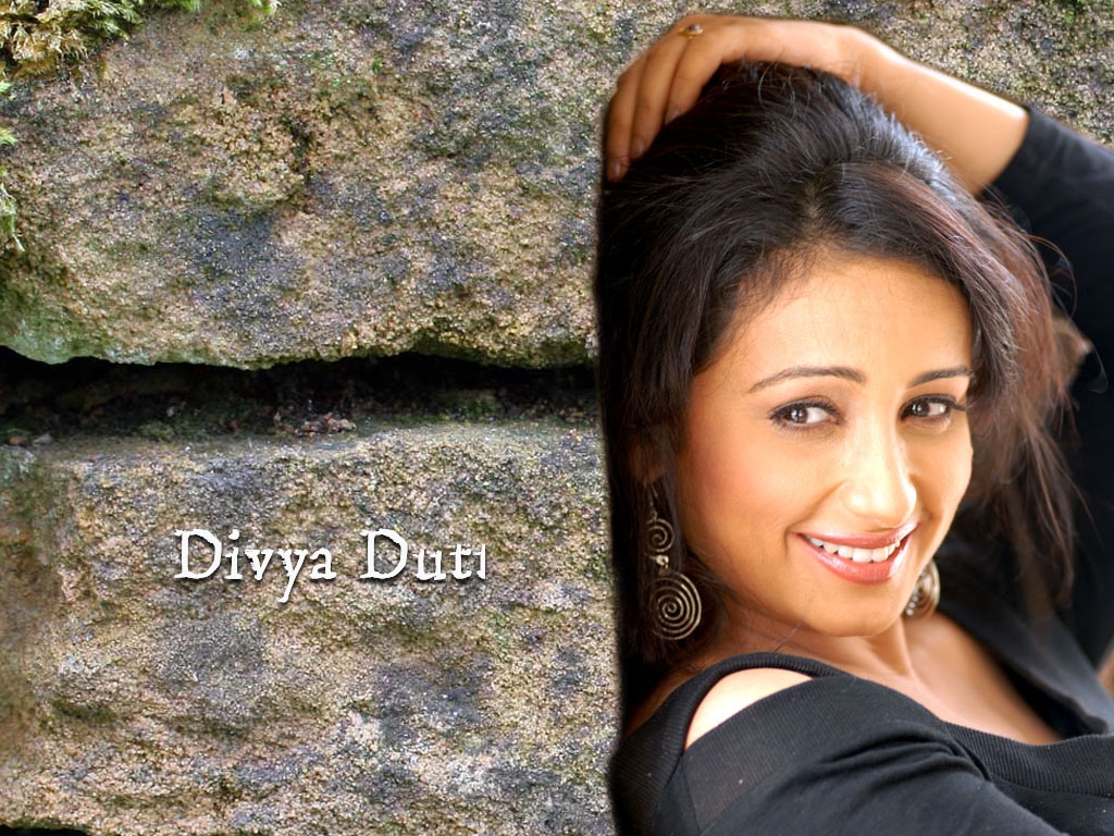 Divya Dutta HD Wallpapers | Latest Divya Dutta Wallpapers HD Free ...