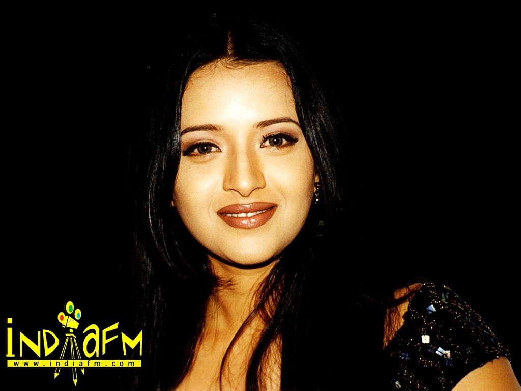 Reema Sen Biography, Life Story, Career, Awards & Achievements - Filmibeat