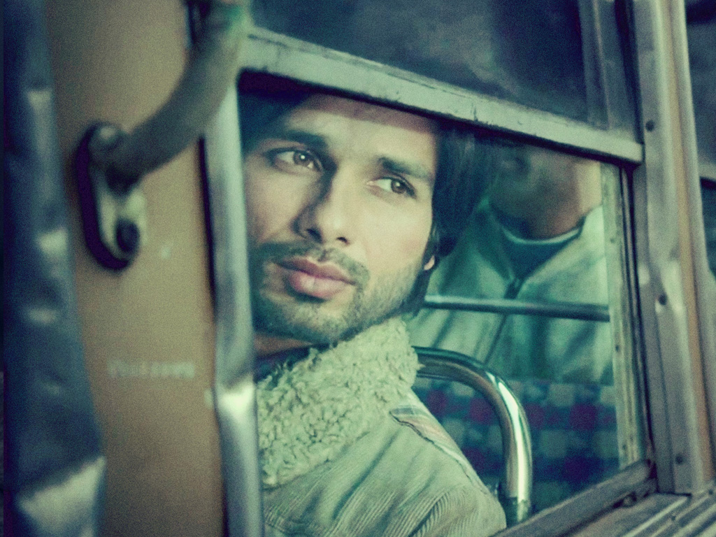 Haider Story, Haider Hindi Movie Story, Preview, Synopsis - FilmiBeat