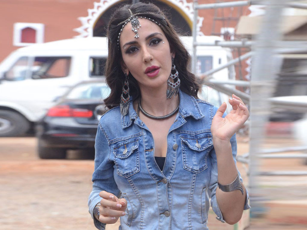 Farah Karimi Biography, Life Story, Career, Awards & Achievements ...