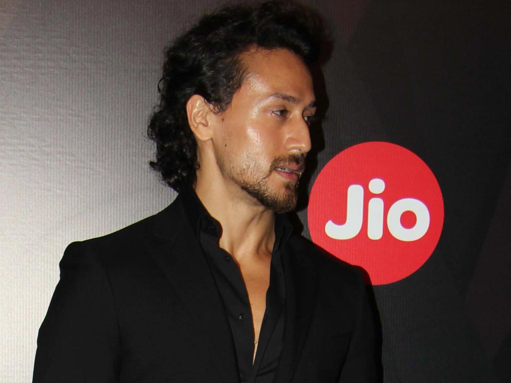 Tiger Shroff Biography, Life Story, Career, Awards & Achievements ...