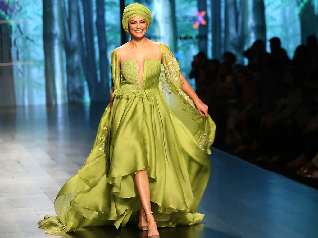 Sushmita Sen Biography, Life Story, Career, Awards & Achievements ...