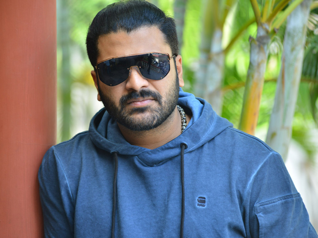 Sharwanand Biography, Life Story, Career, Awards & Achievements - Filmibeat