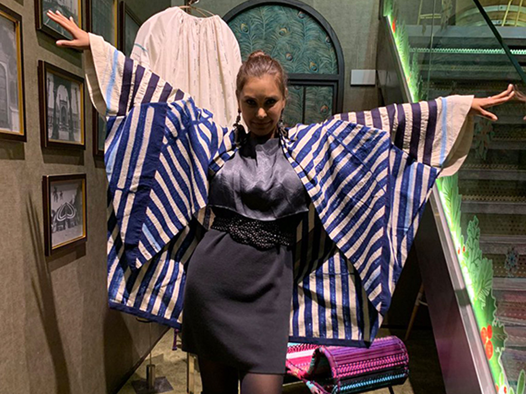 Lisa Ray Biography, Life Story, Career, Awards & Achievements - Filmibeat