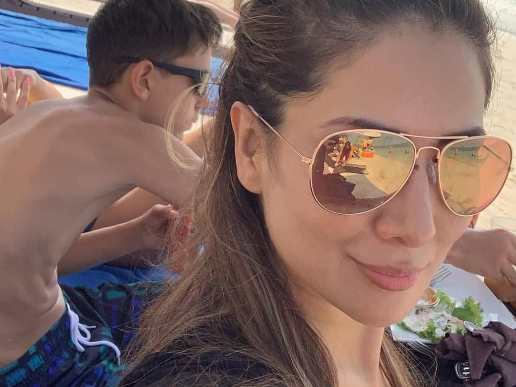 Kim Sharma Biography, Life Story, Career, Awards & Achievements - Filmibeat