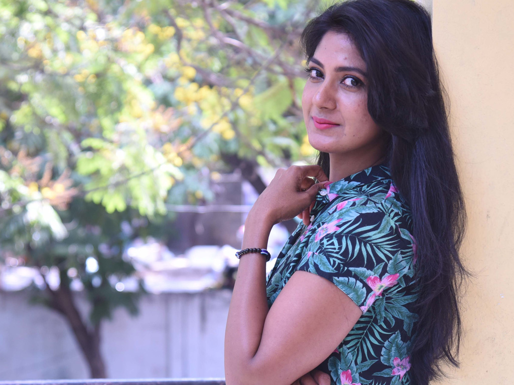 Yagna Shetty Biography, Life Story, Career, Awards & Achievements ...