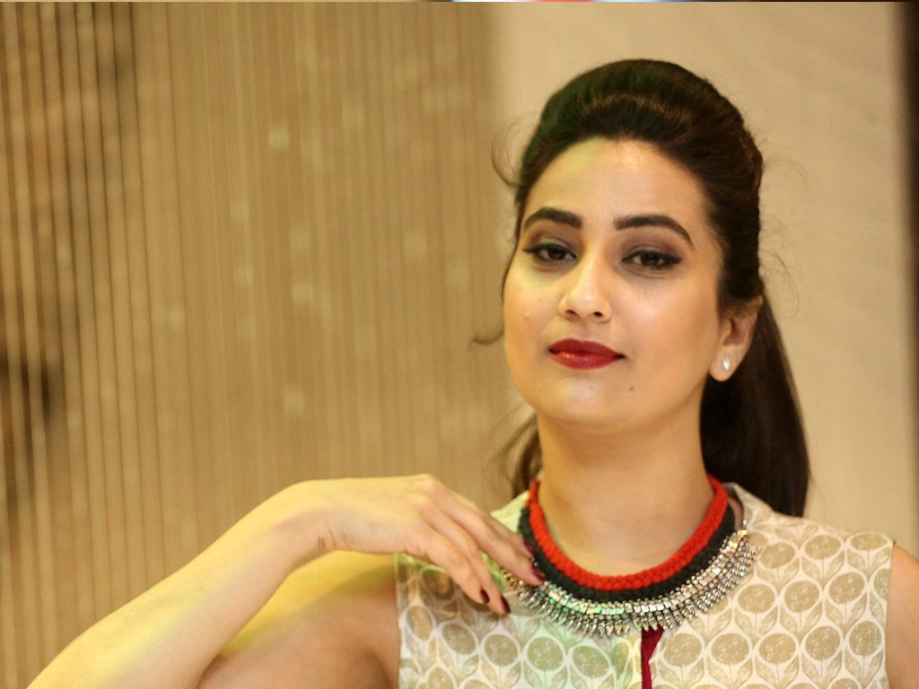 Manjusha Biography, Life Story, Career, Awards & Achievements - Filmibeat