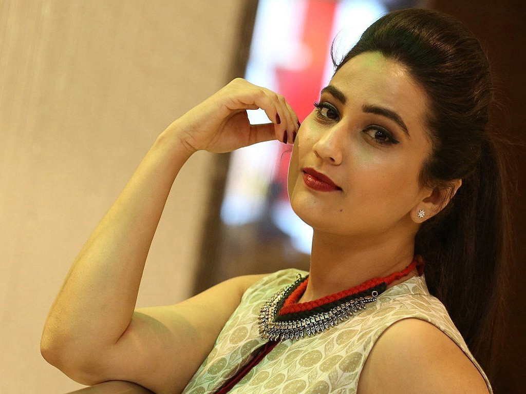 Manjusha Biography, Life Story, Career, Awards & Achievements - Filmibeat