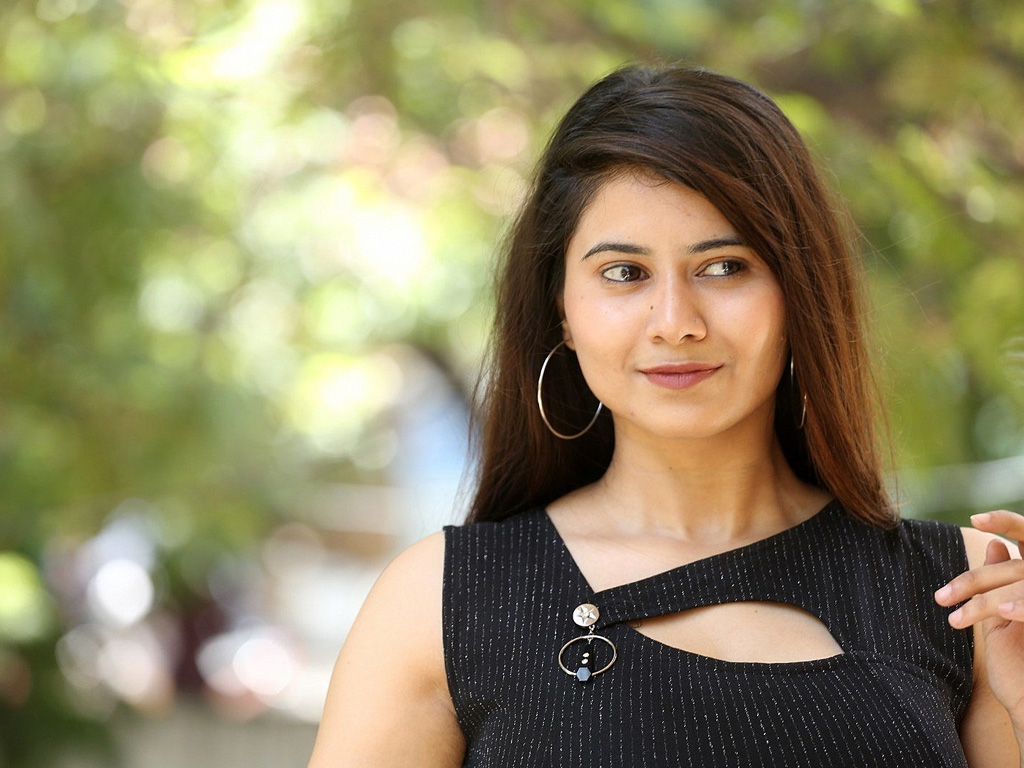 Shraddha Sharma Biography, Life Story, Career, Awards & Achievements ...