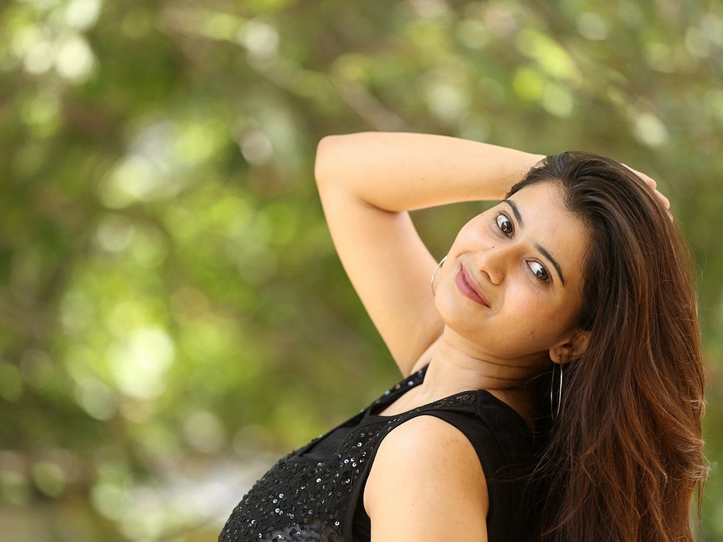 Shraddha Sharma Biography, Life Story, Career, Awards & Achievements ...