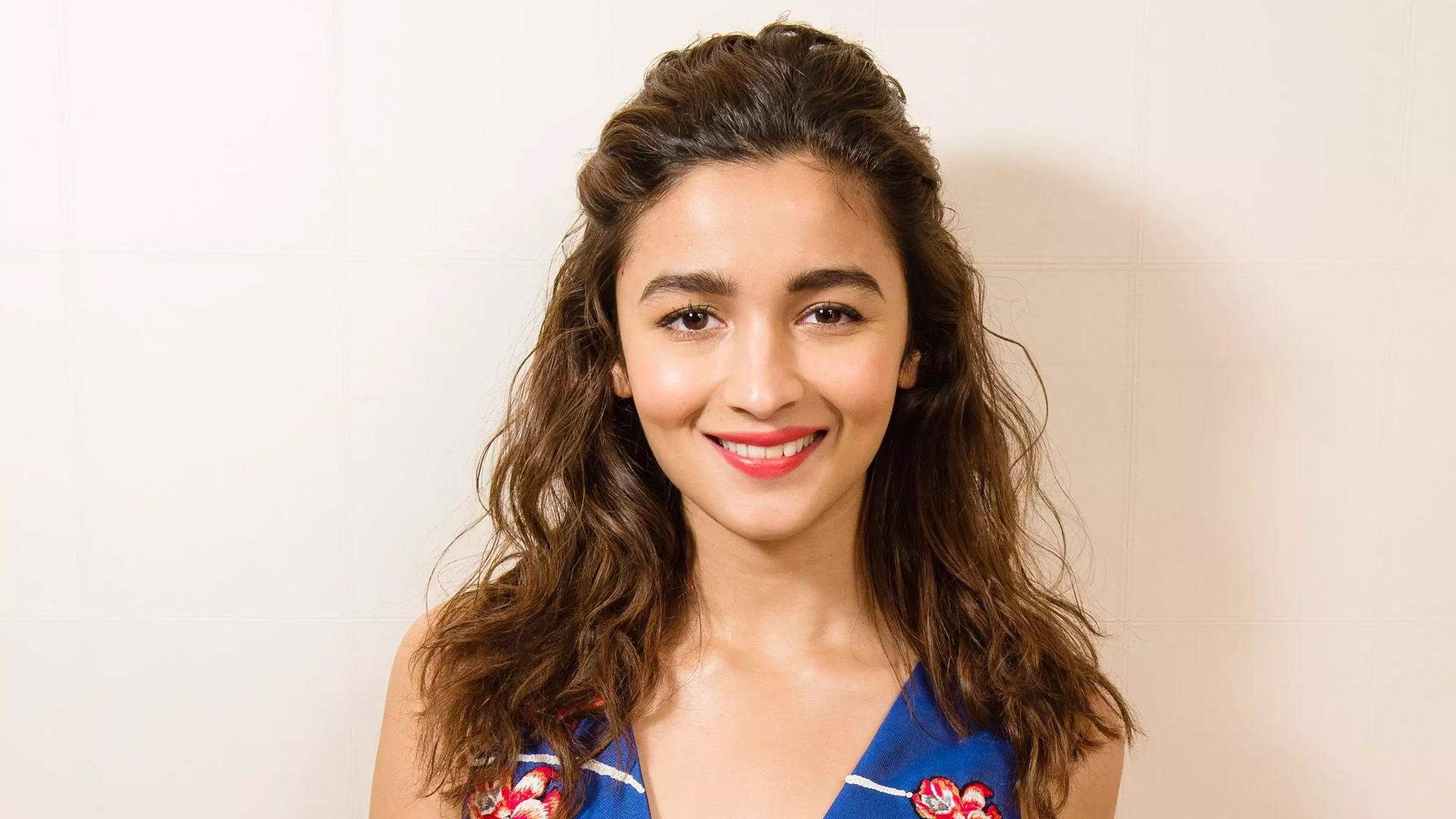 आलिया भट्ट जीवनी | Alia Bhatt Biography in Hindi - Filmibeat Hindi