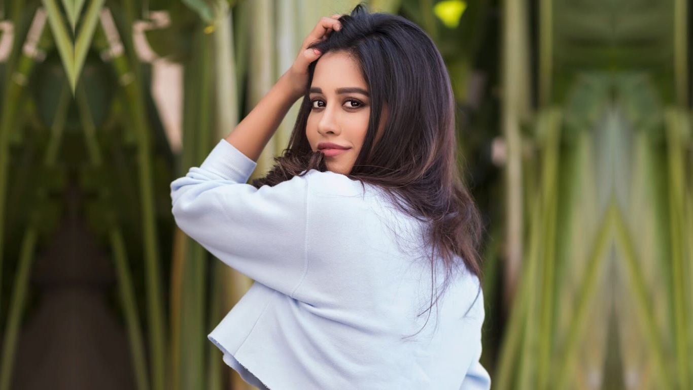 Nabha Natesh HD Wallpapers | Latest Nabha Natesh Wallpapers HD Free ...