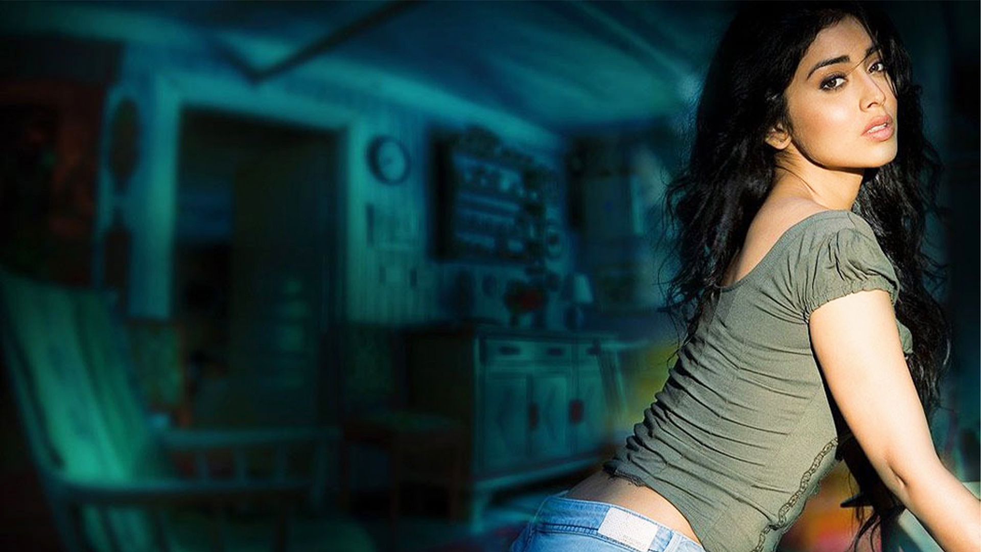 Shriya Saran Biography, Life Story, Career, Awards & Achievements ...