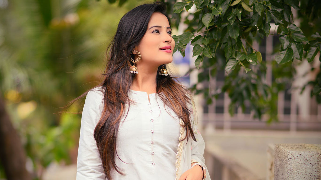 Anusha Rai Biography, Life Story, Career, Awards & Achievements - Filmibeat