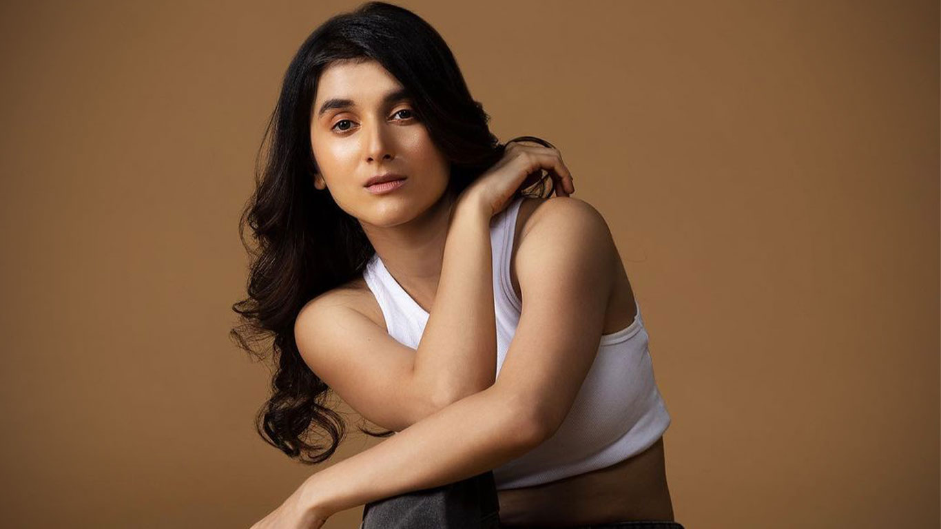 சஞ்சனா சாரதி Wallpapers | சஞ்சனா சாரதி HD Wallpaper | Sanjana Sarathy Wallpaper – Filmibeat Tamil