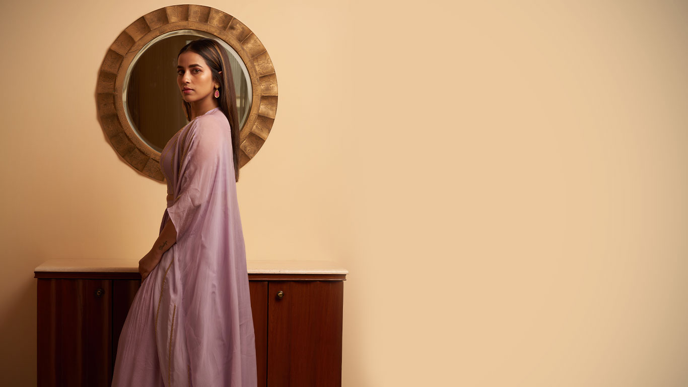 Komalee Prasad (Komali Vakalapudi) Biography, Life Story, Career ...