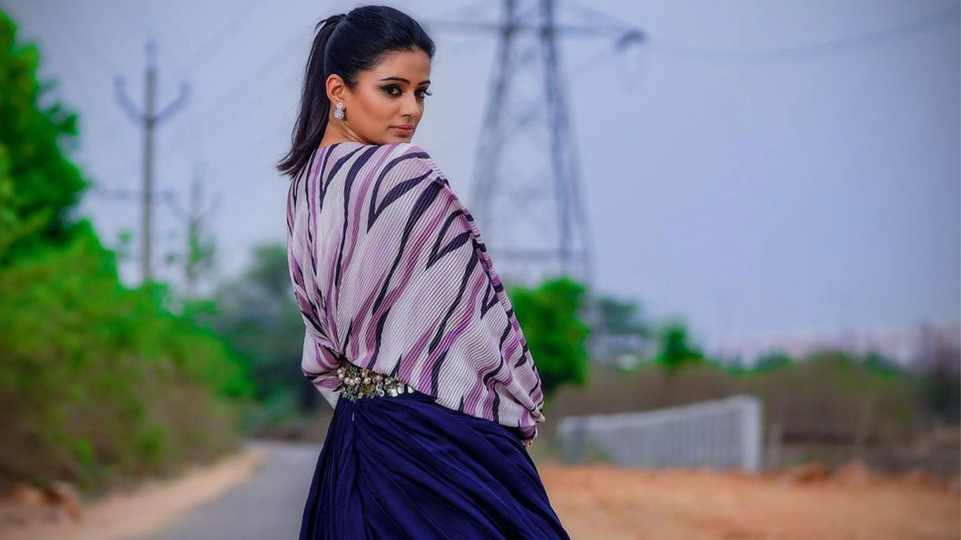 Priyamani Biography, Life Story, Career, Awards & Achievements - Filmibeat