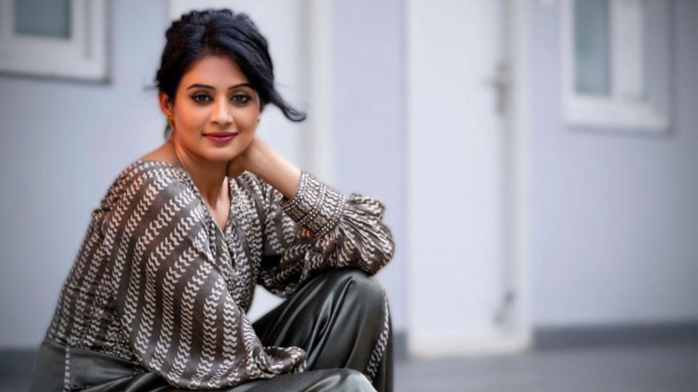 Priyamani Biography, Life Story, Career, Awards & Achievements - Filmibeat