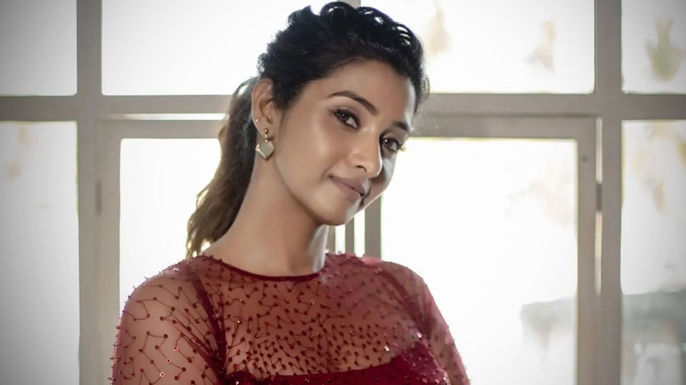 Priya Bhavani Shankar Biography, Life Story, Career, Awards ...