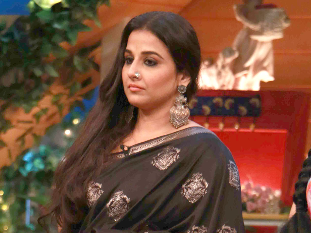 Vidya Balan Hot Wallpapers Vidhya Balan Hot Looks 🔥 In Saree