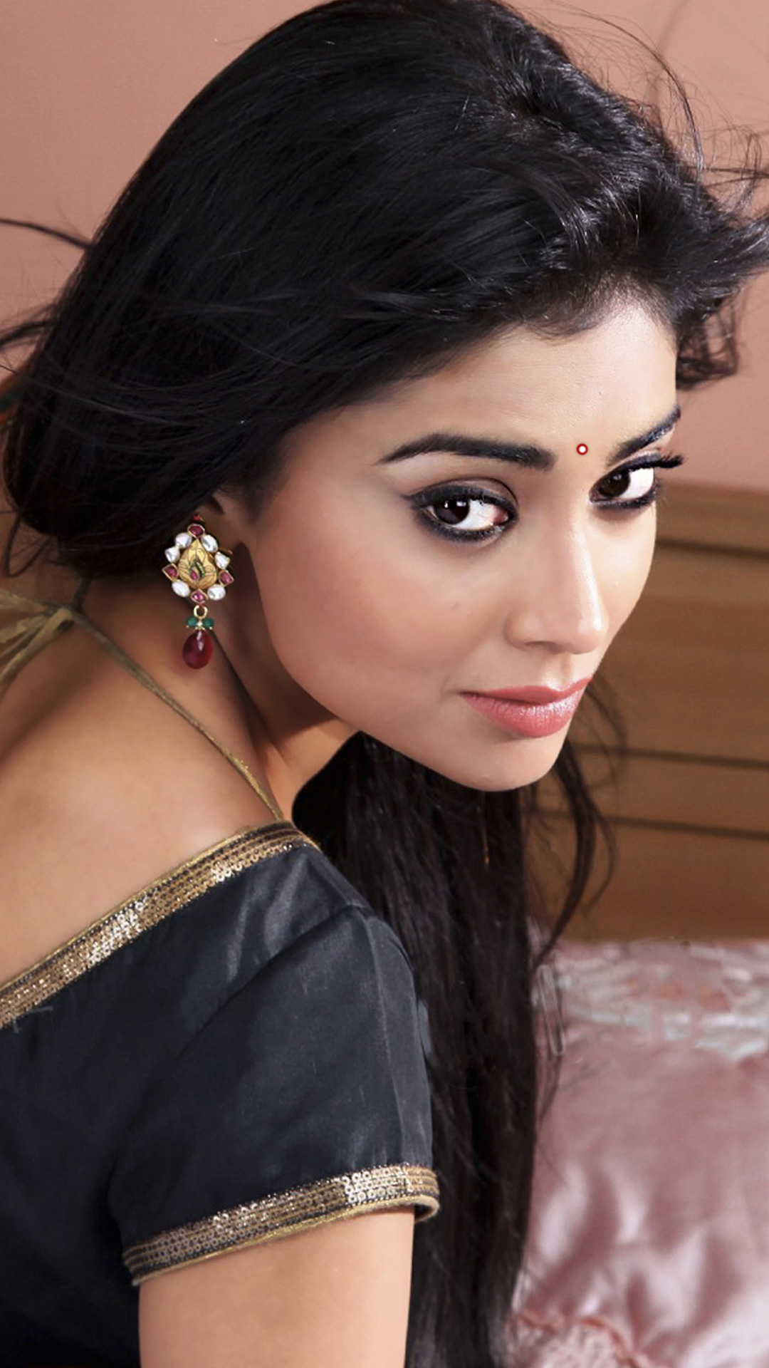 Shreya Hot Wallpapers Hd