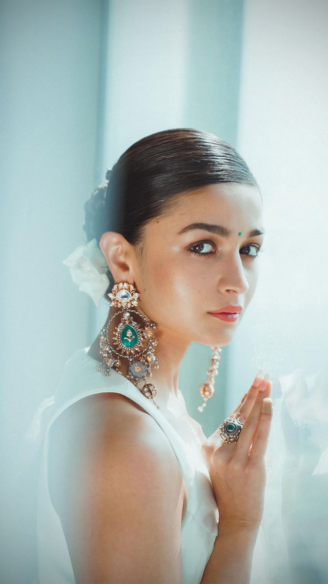 Alia Bhatt Wallpapers Hd Wallpapers 900 Bollywood Actress Alia Bhatt