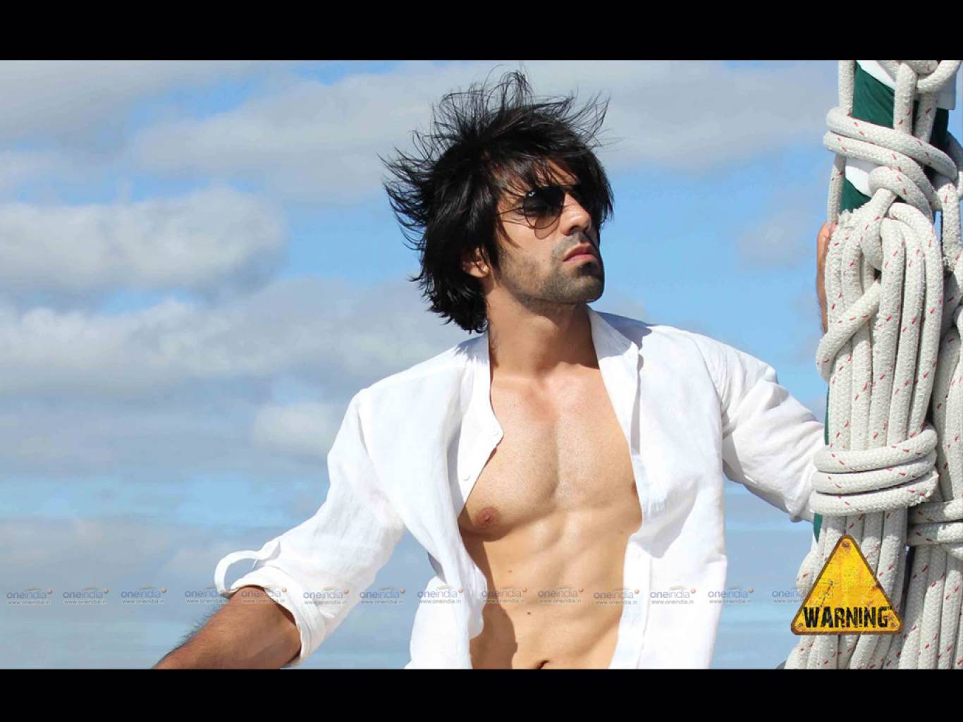 Warning 2013 Movie HD Wallpapers | Warning 2013 HD Movie Wallpapers ...