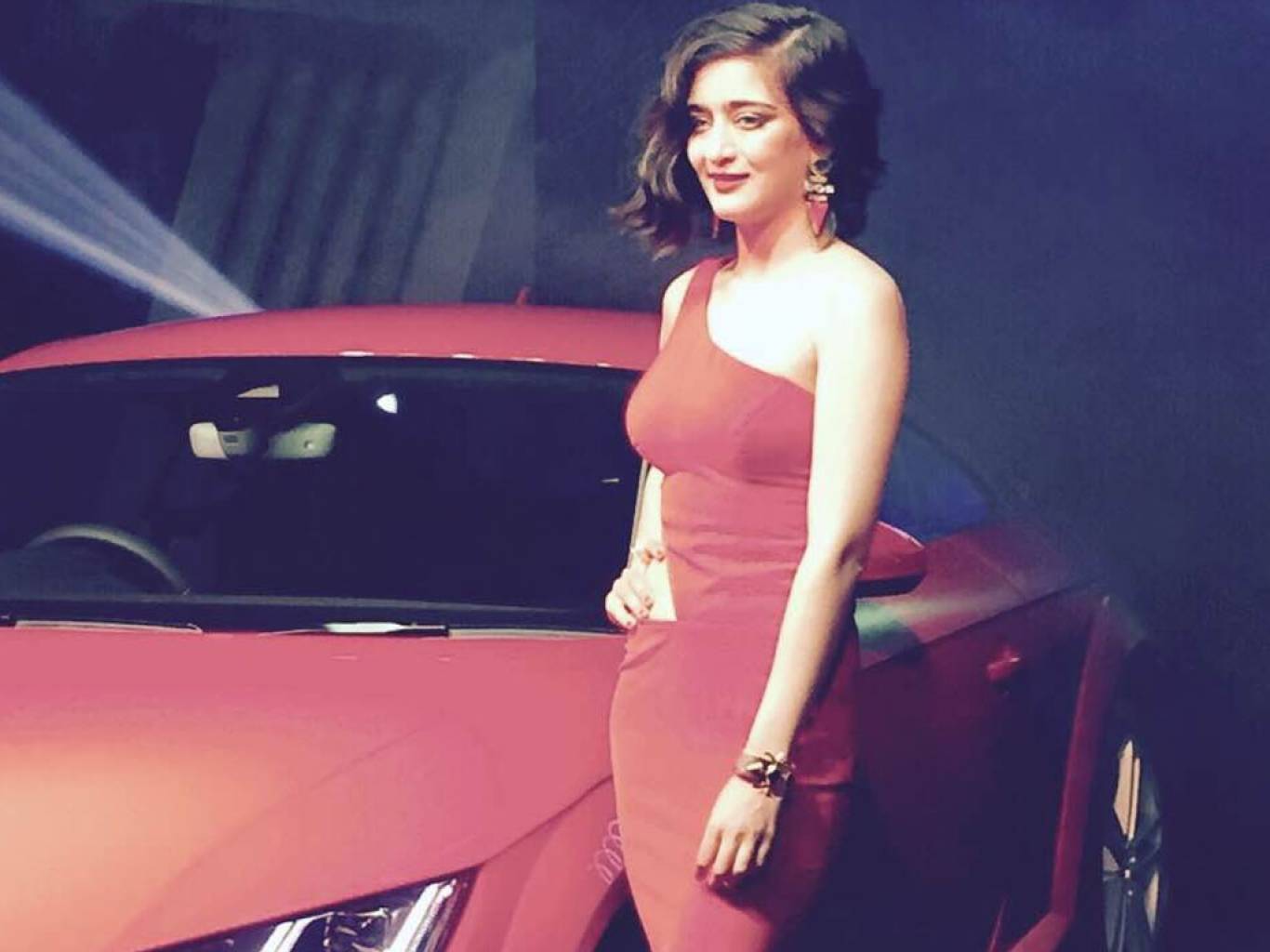 Akshara Haasan HD Wallpapers | Latest Akshara Haasan Wallpapers HD Free ...