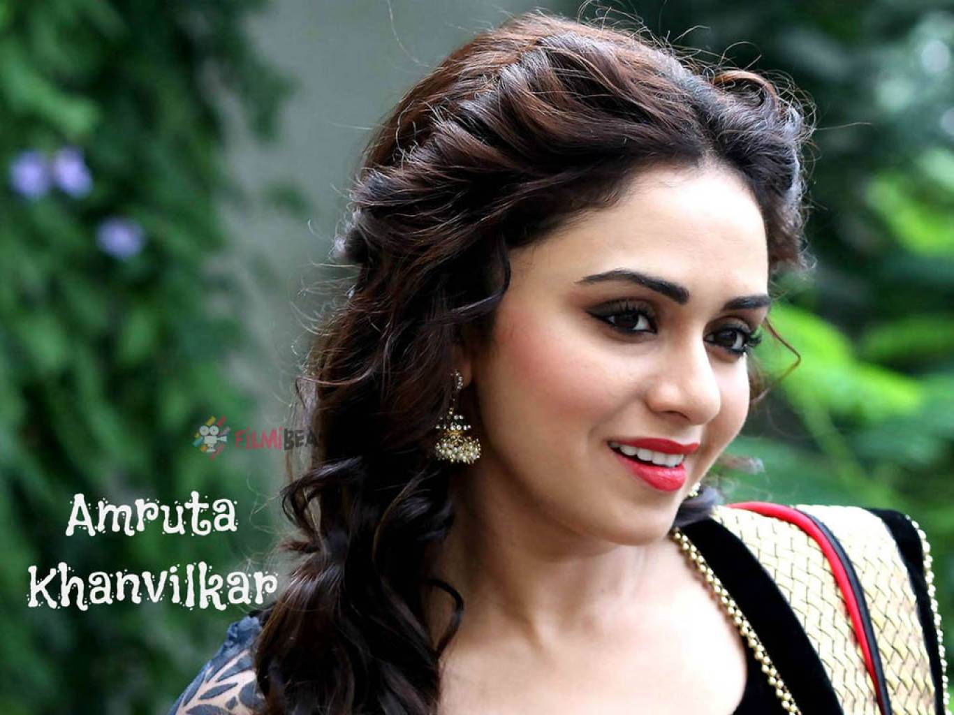 Amruta Khanvilkar HD Wallpapers | Latest Amruta Khanvilkar Wallpapers ...