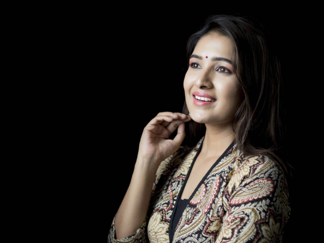Vani Bhojan Hd Wallpapers Latest Vani Bhojan Wallpapers Hd Free Download 1080p To 2k Filmibeat