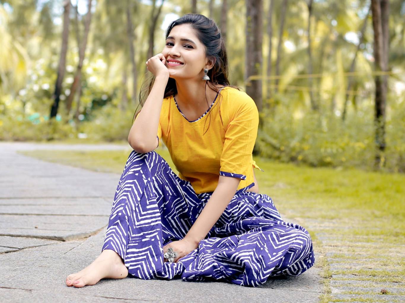 Vani Bhojan Hd Wallpapers Latest Vani Bhojan Wallpapers Hd Free Download 1080p To 2k Filmibeat