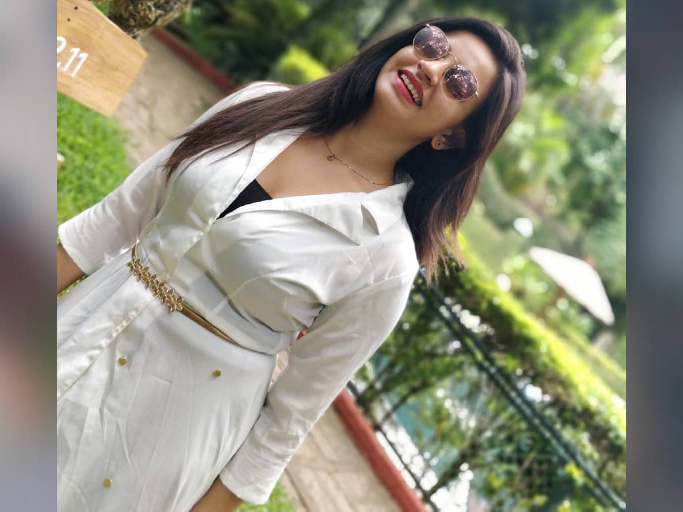 Divya Ganesh HD Wallpapers | Latest Divya Ganesh Wallpapers HD Free ...