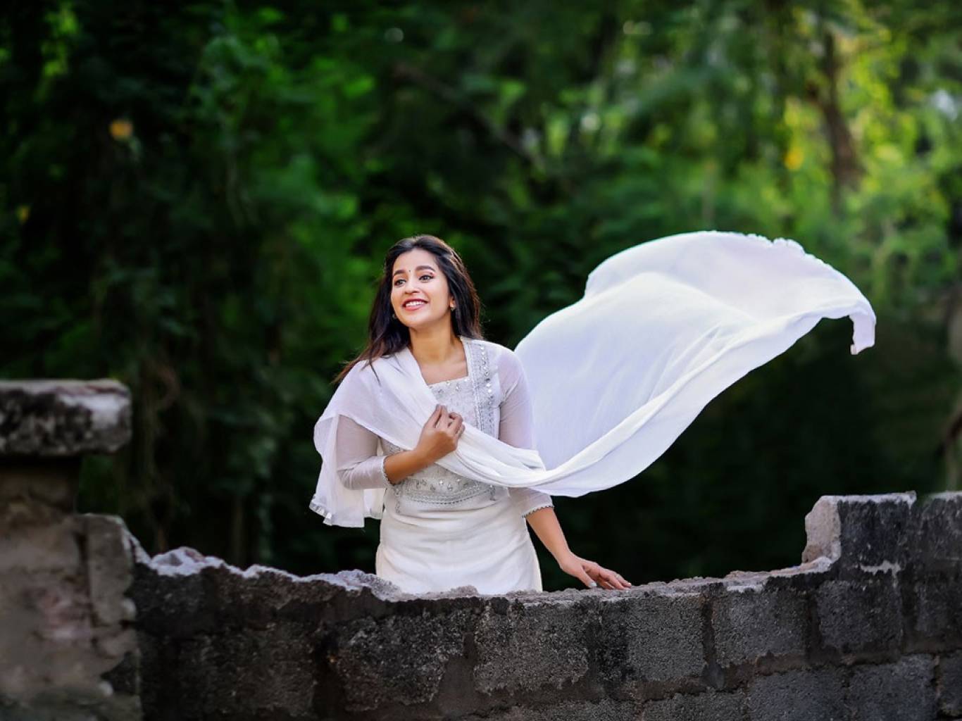 Komalee Prasad HD Wallpapers | Latest Komalee Prasad Wallpapers HD Free ...