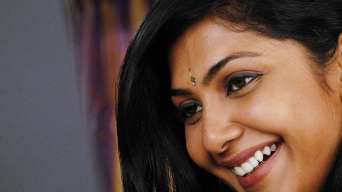 Kamalini Mukherjee HD Wallpapers | Latest Kamalini Mukherjee Wallpapers ...