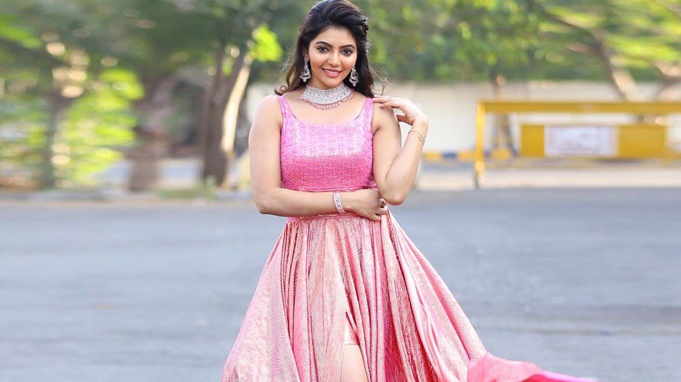 Athulya Ravi HD Wallpapers | Latest Athulya Ravi Wallpapers HD Free ...