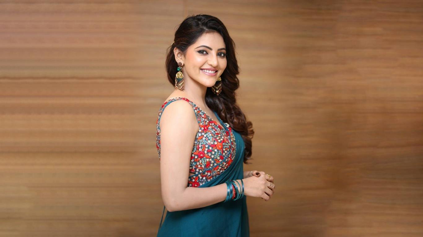 Athulya Ravi HD Wallpapers | Latest Athulya Ravi Wallpapers HD Free ...