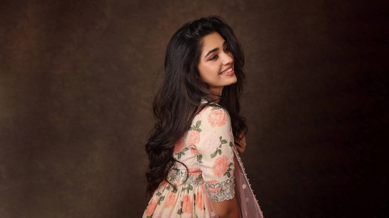 Krithi Shetty HD Wallpapers | Latest Krithi Shetty Wallpapers HD Free ...