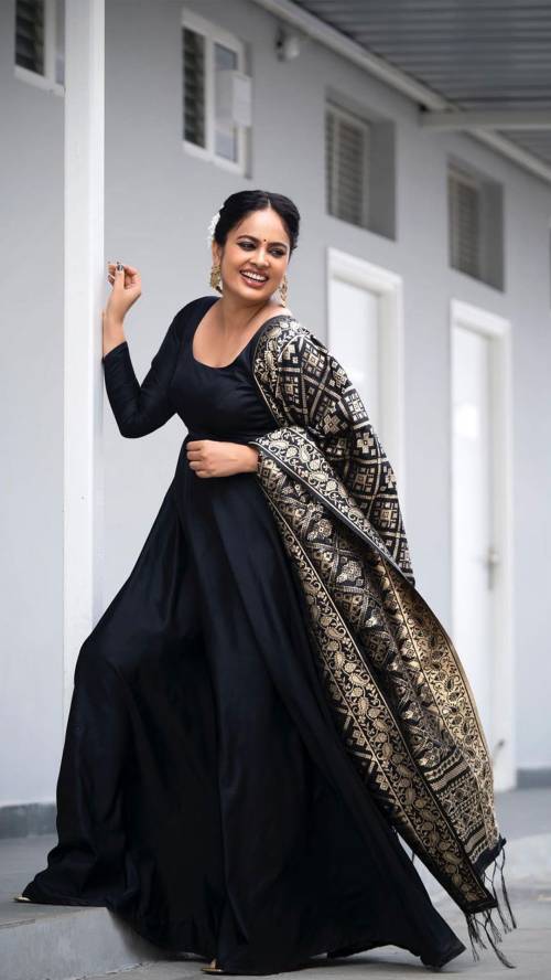 Nanditha Wallpapers Download